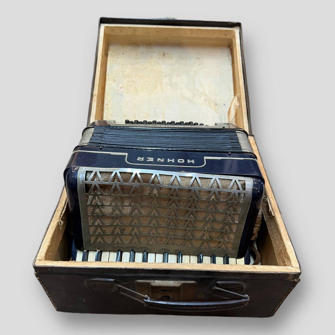Antique Hohner Imperial Ii Accordion - May 18, 2024 | Maywood Antiques ...