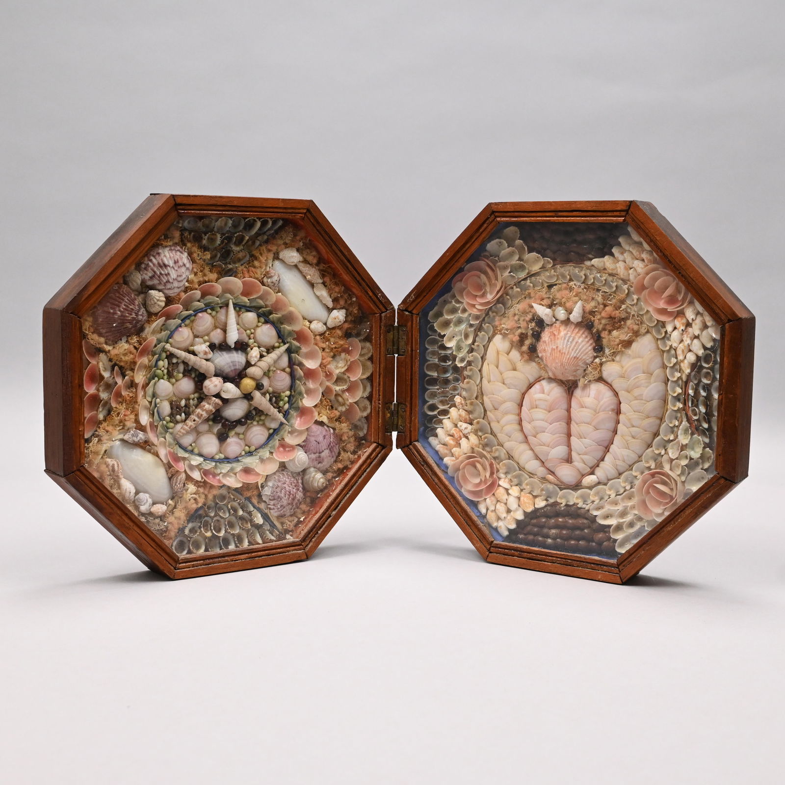 Sailor's Shellwork Cased Double Valentine