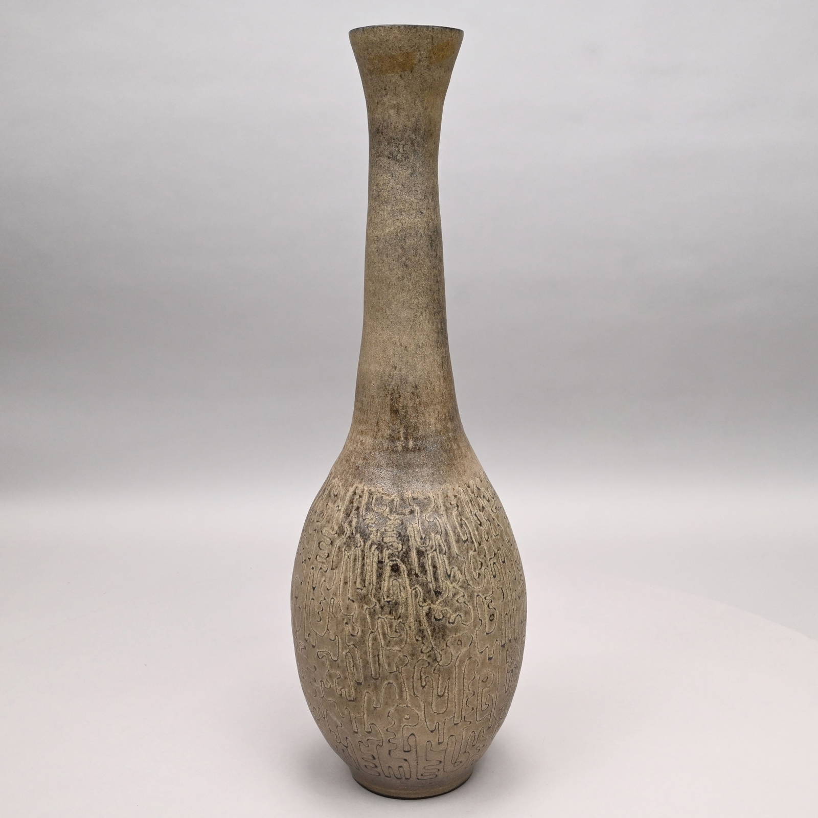 Edwin O. & Mary G. Scheier-earthenware Bottle Vase Auction