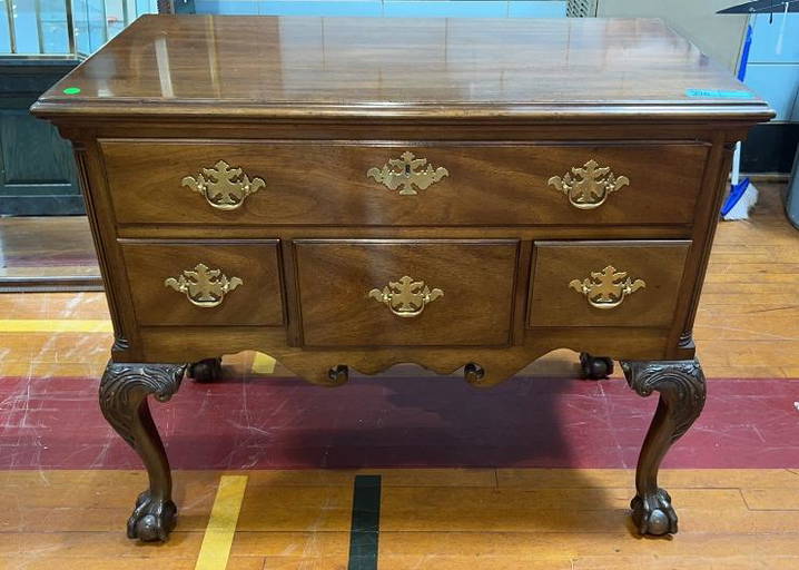 Kittinger (cw19) Colonial Williamsburg Lowboy