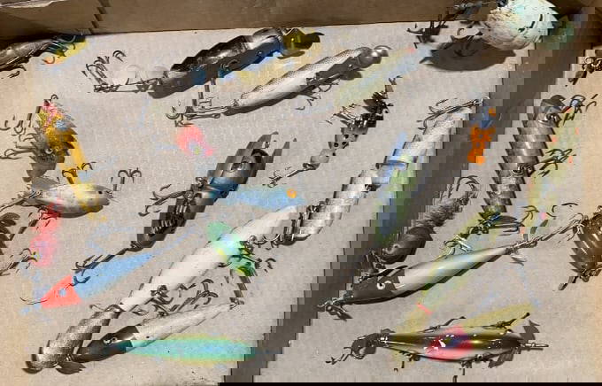 Vintage Fishing Lures Lot Auction