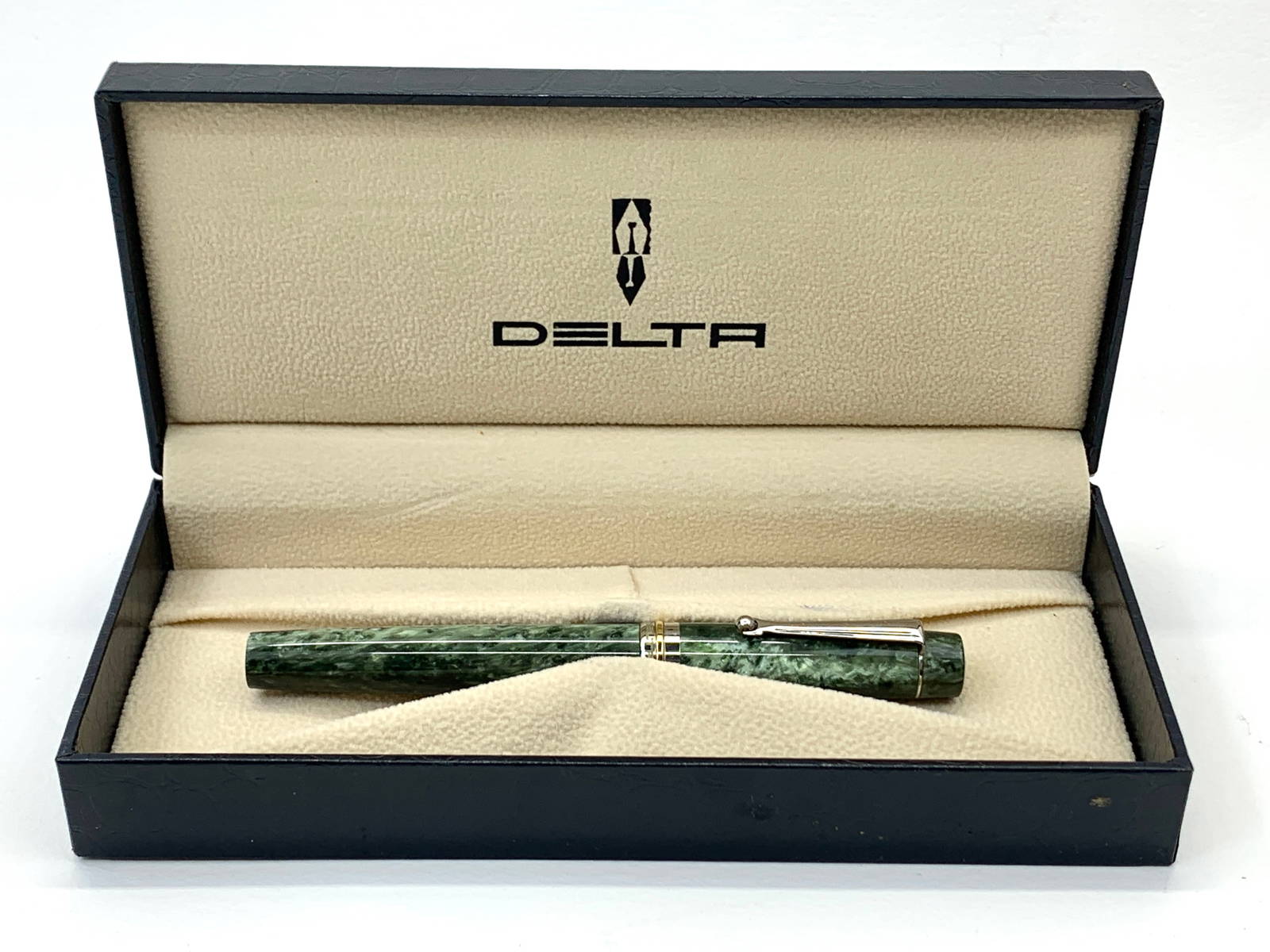 Delta Germany Green Fountain Pen W/box Auction