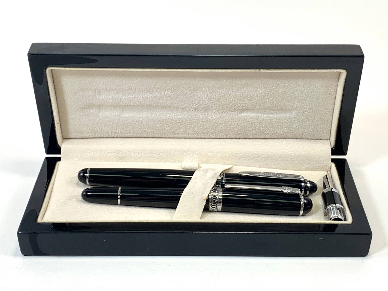 Duke Germany Black And Chrome Fountain Pen And Ballpoint Pen W/box Auction