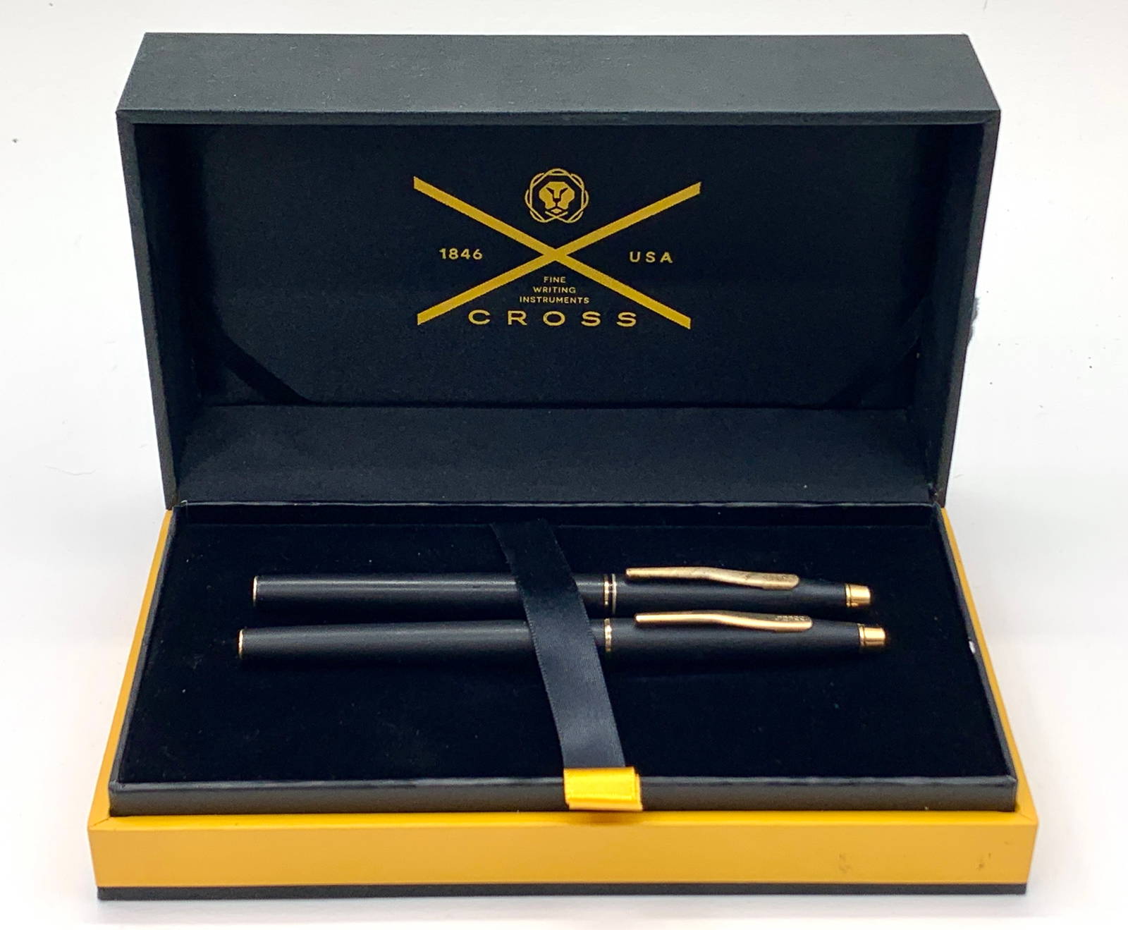 Cross Matte Black And Gold Fountain And Ballpoint Pen Pair W/box Auction