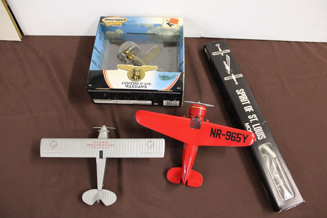 4pc Lot: 1 Matchbox Die Cast Airplane In Box, 2 Die Cast Airplanes, 1 ...