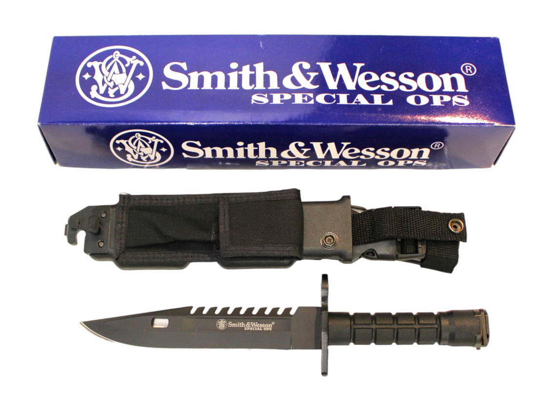 Smith & Wesson Black Special Ops Sw3b Knife With Sheath In Original Box ...