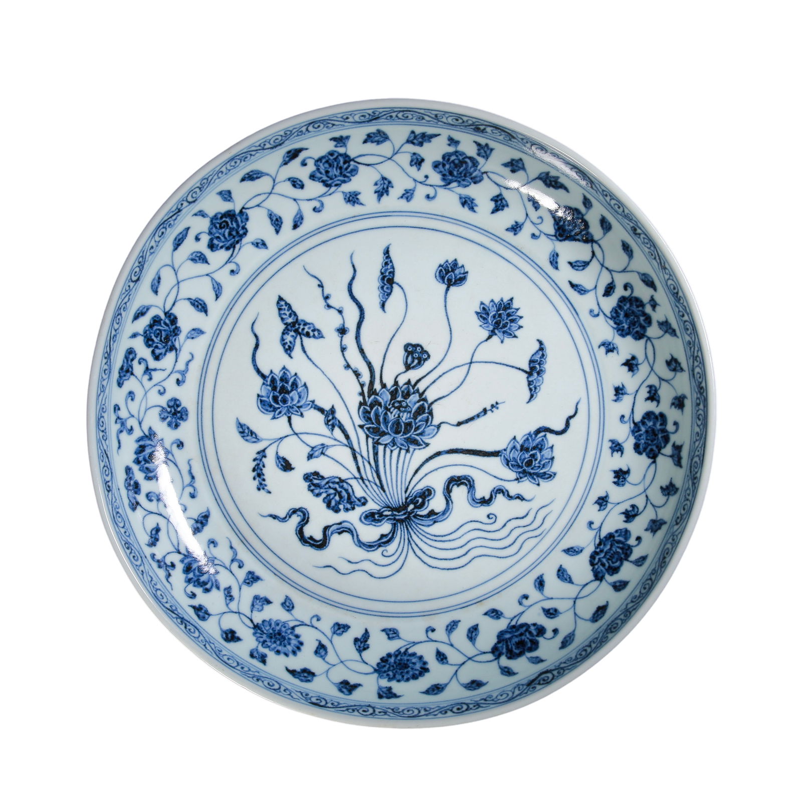 Chinese Ming Dynasty Blue And White Flower Pattern Plate Auction