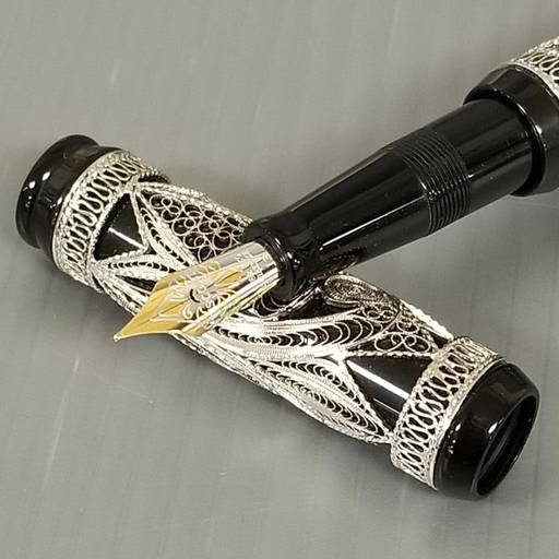 Visconti "taj Mahal" Limited Edition Fountain Pen With 18k Nib F #732/ ...