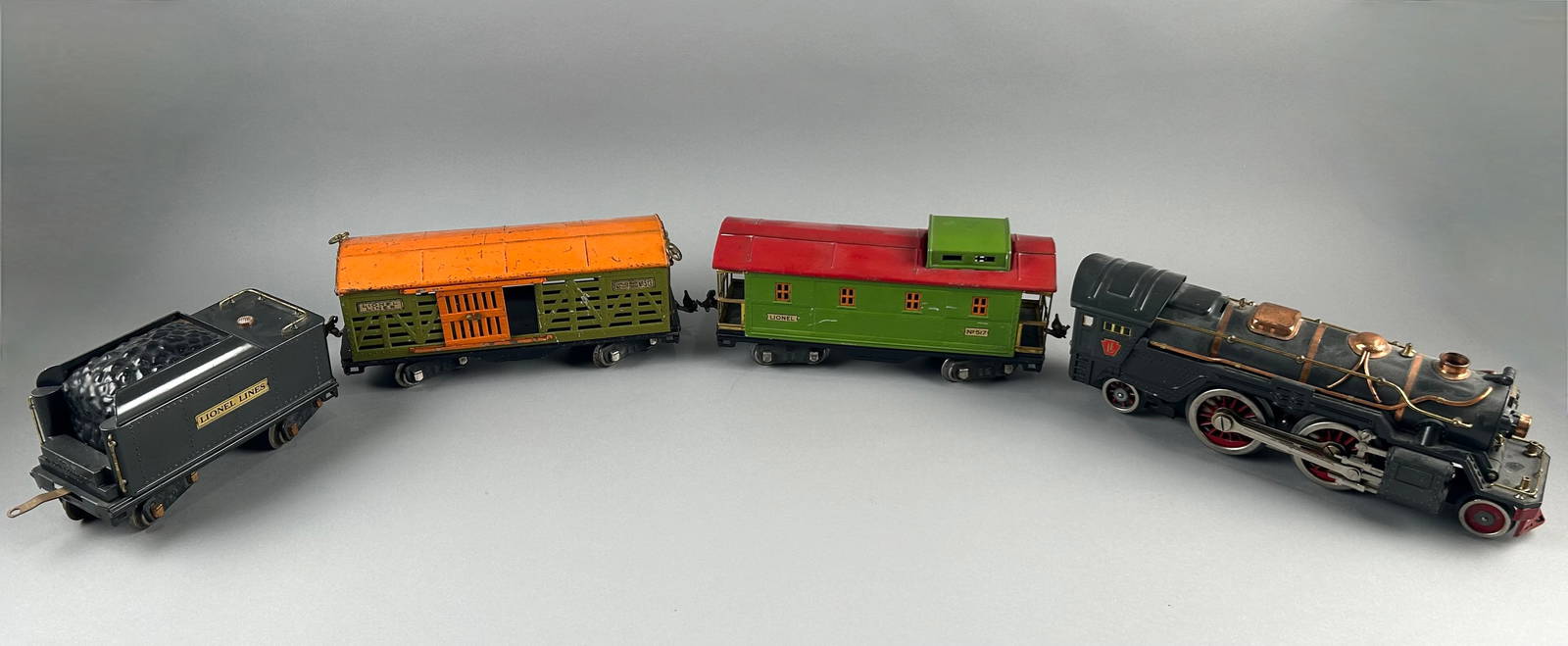 Lionel Four-piece Train Set Pre-wwii Locomotive Length 15". Auction