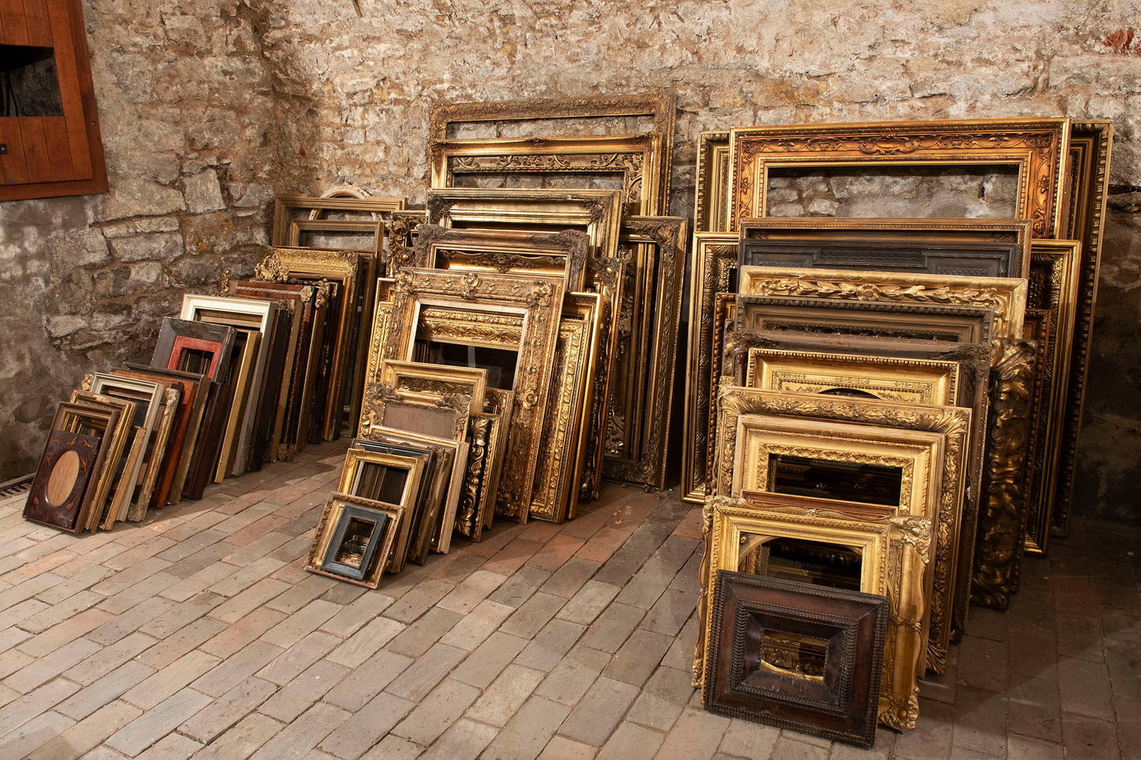 A Collection Of 69 Antique Picture Frames Auction