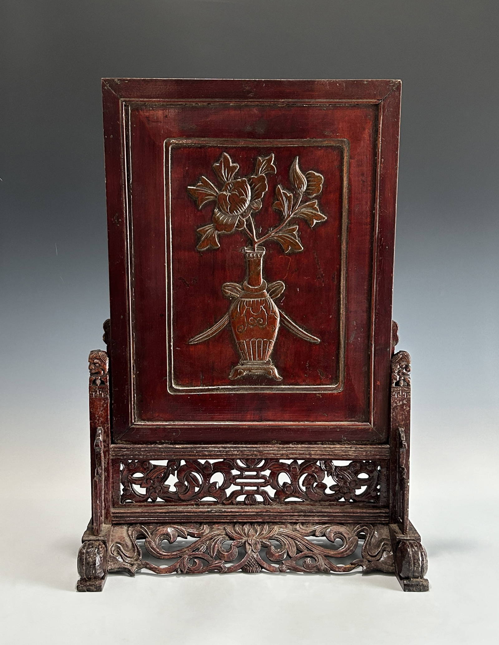 A Vintage Chinese Wooden Table Screen Auction