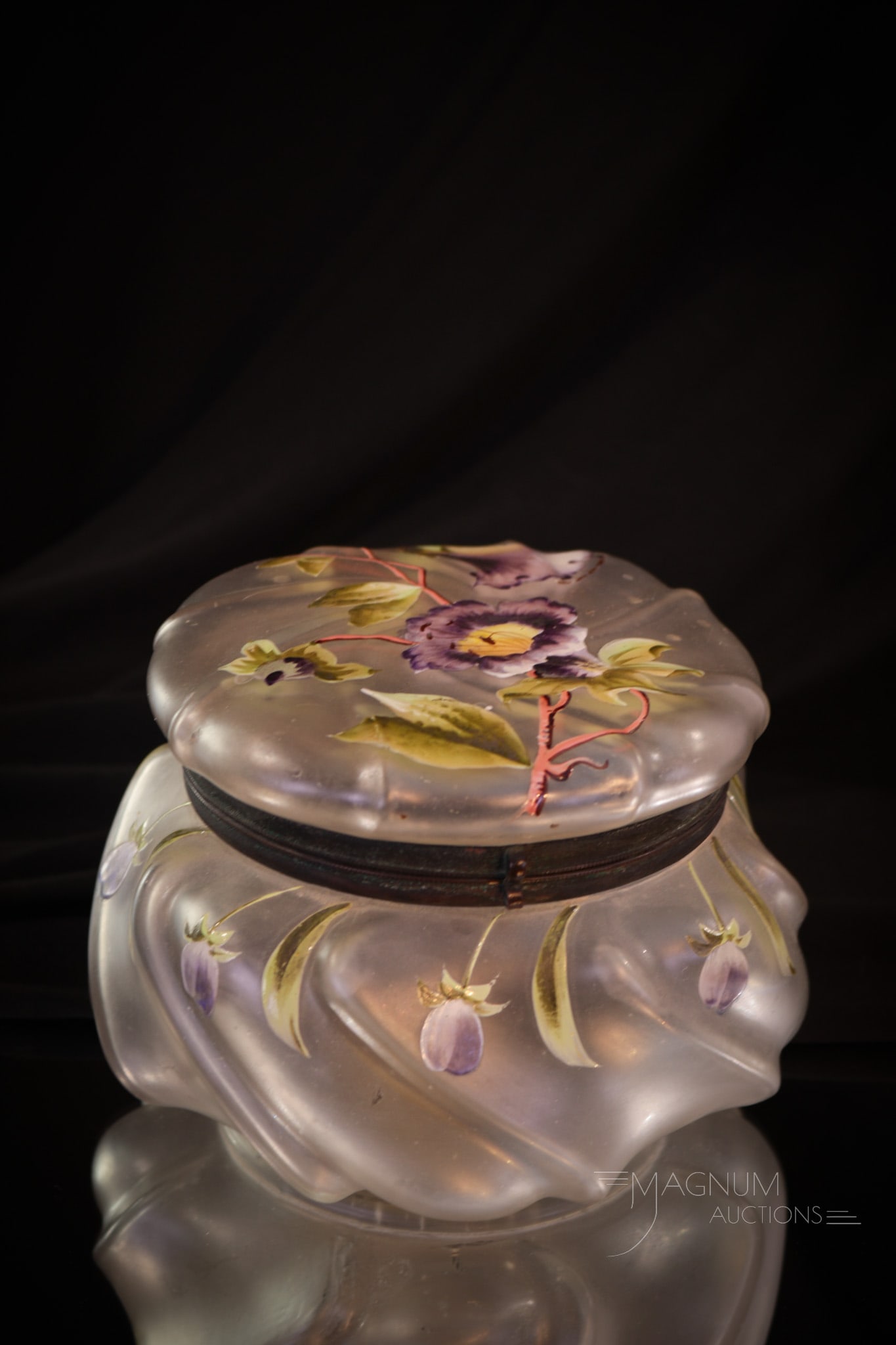 Scarce Wavecrest Clear Frosted Glass Dresser Box Auction