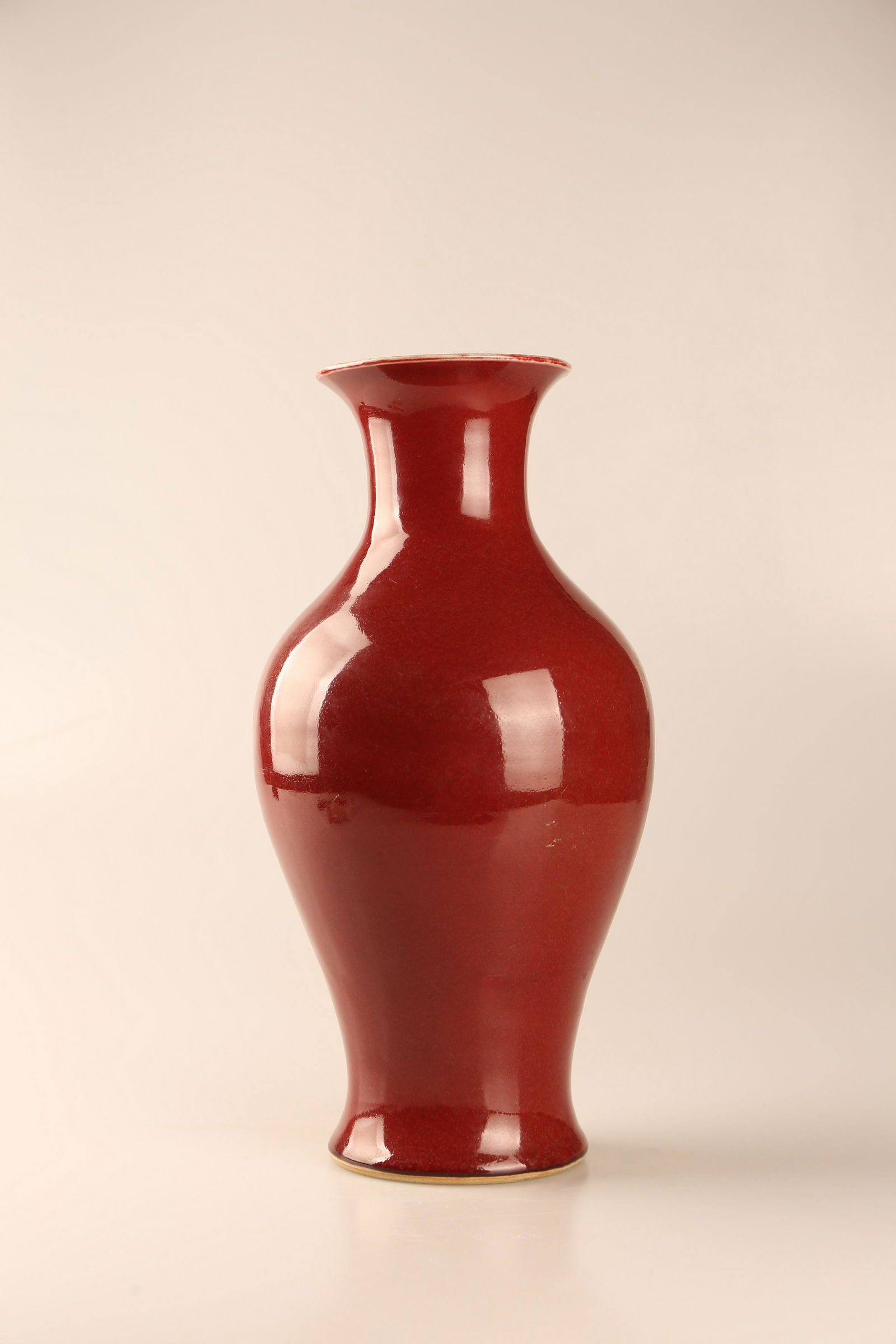 Red Glazed Vase Of The Republic Of China
