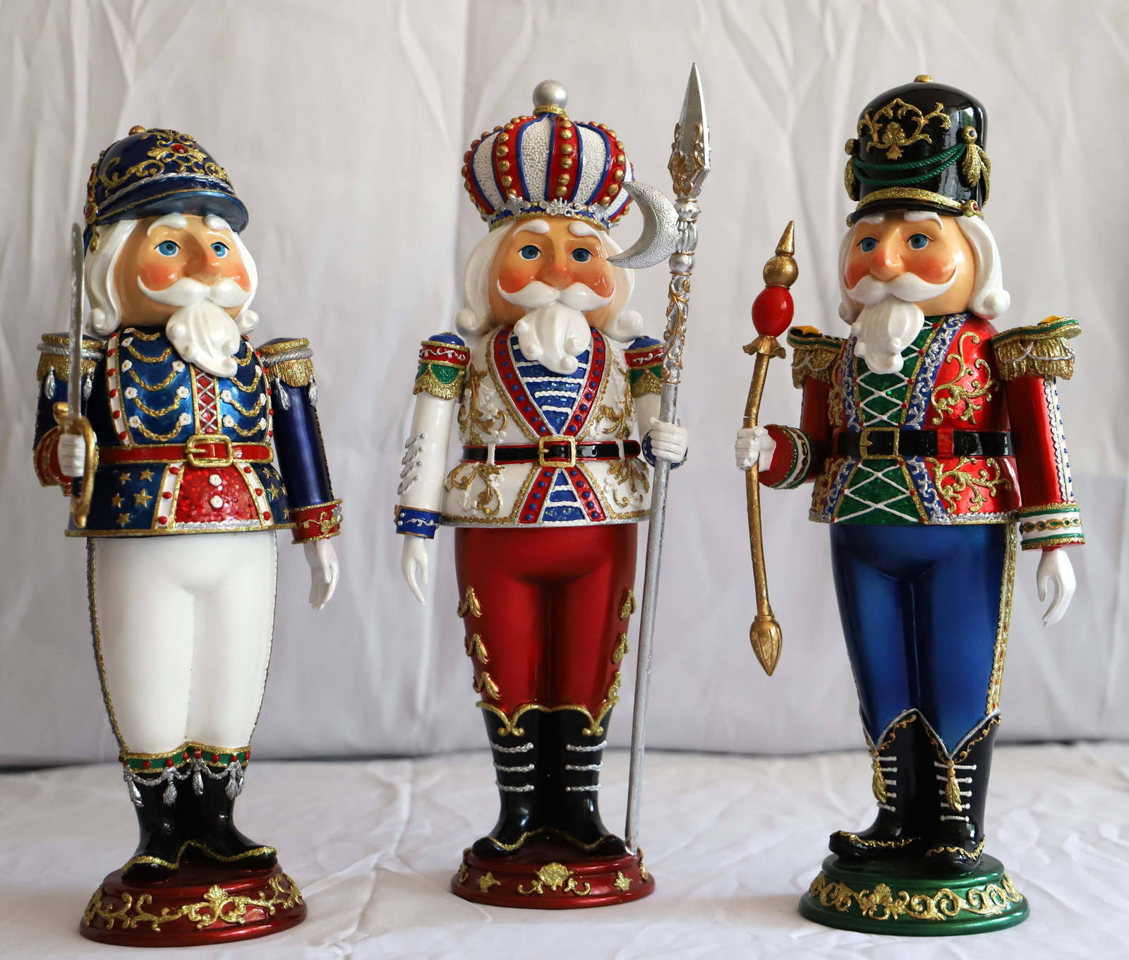 Pacific Rim, Nutcrackers Auction