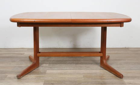 Dixie Chicken Domino Table