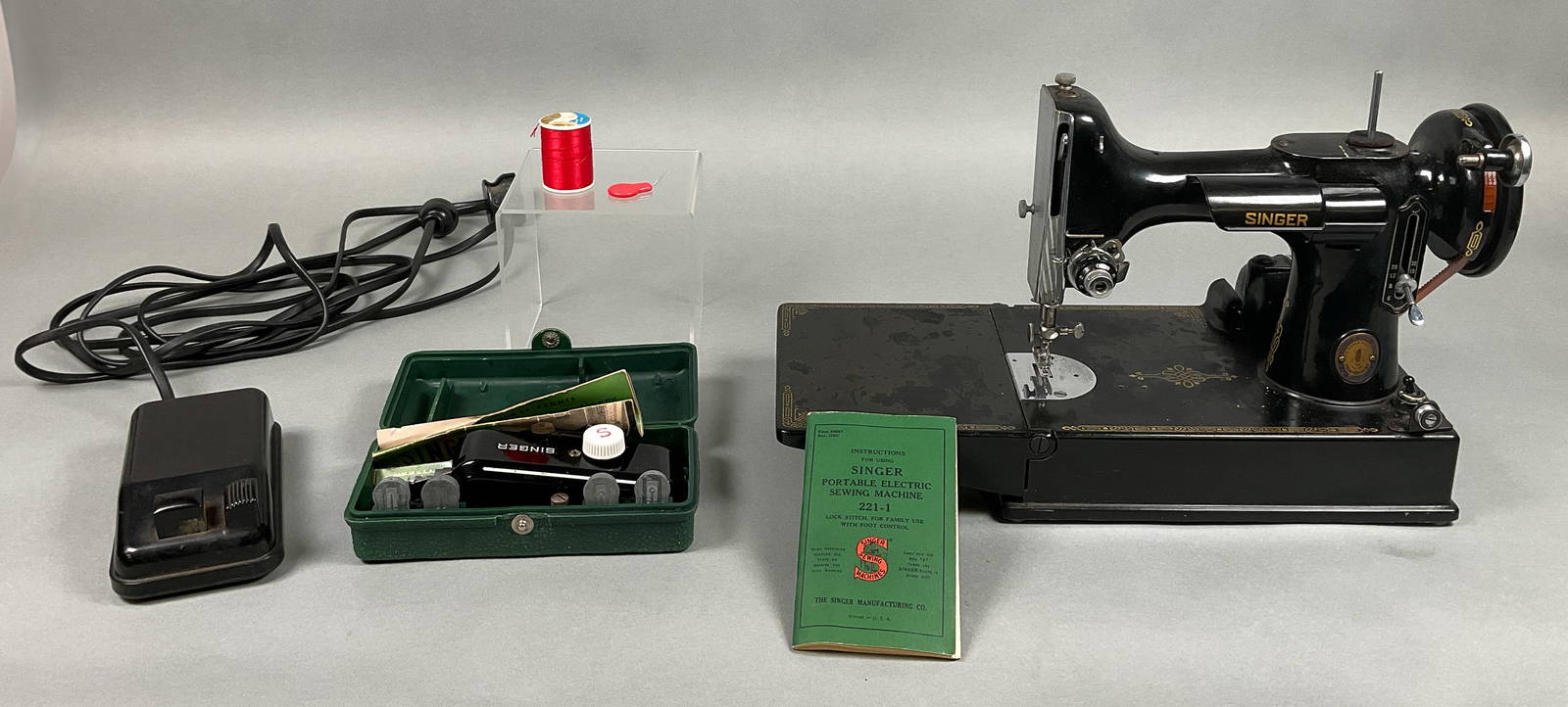 Singer Featherweight 221-1 Sewing Machine Auction