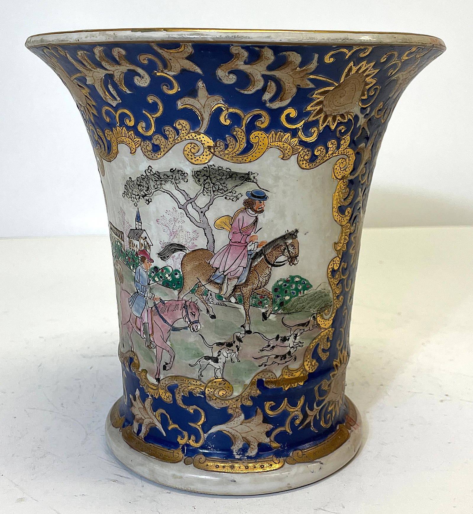 A Chinese Export Western Sporting Scene Porcelain Vase Auction