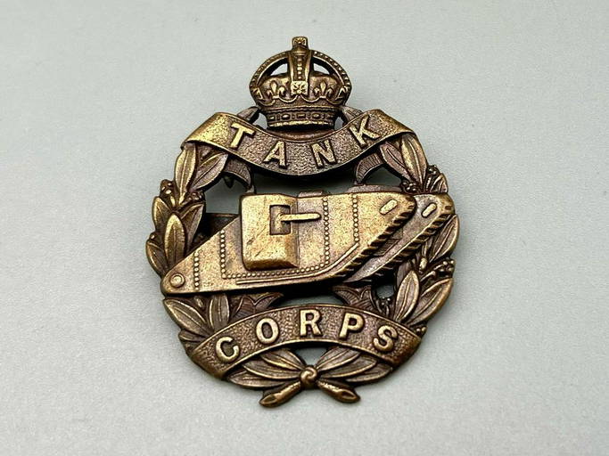 Ww1 British Tank Corps Officers Cap Badge.