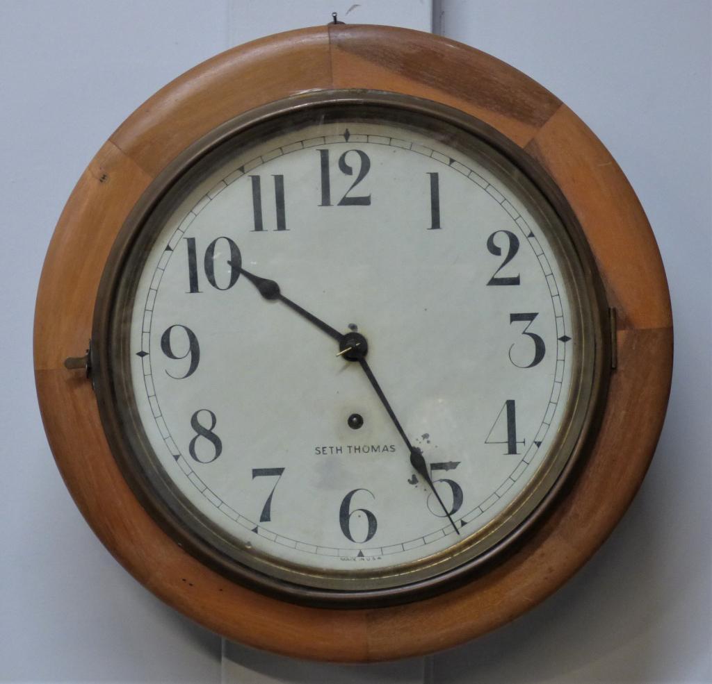 Antique Seth Thomas 16" Round Gallery Wall Clock