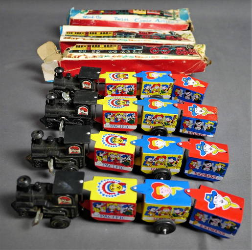 4 Vintage Union Pacific Express Wind Up Toy Trains