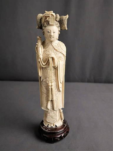 Antique Oriental Chinese Carved Bone Figurine