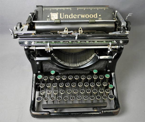 Antique 1920's Underwood # 11 Typewriter