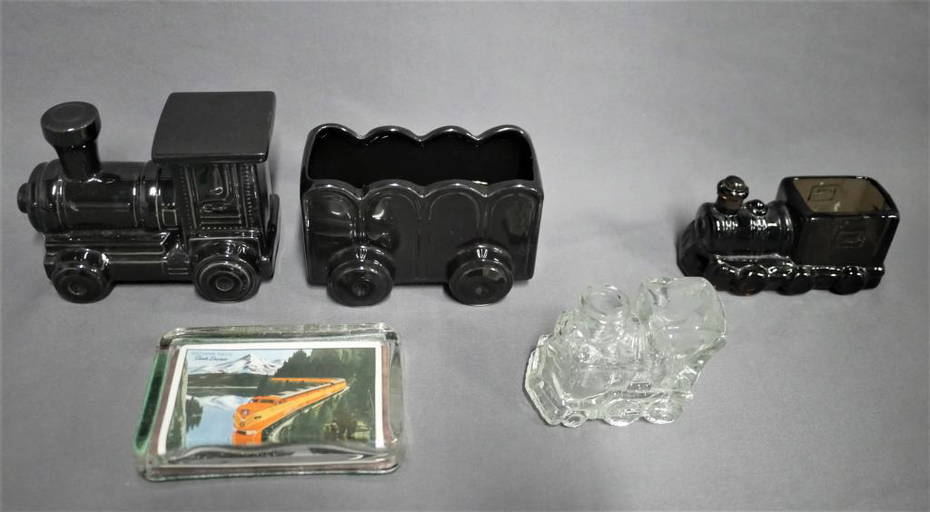 Vintage Mccoy Ltd Pottery Train Engine,glass Engi