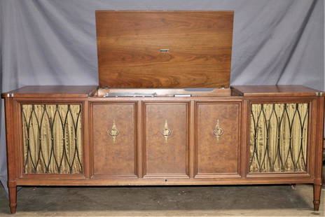Zenith Wooden Record Console/ Radio
