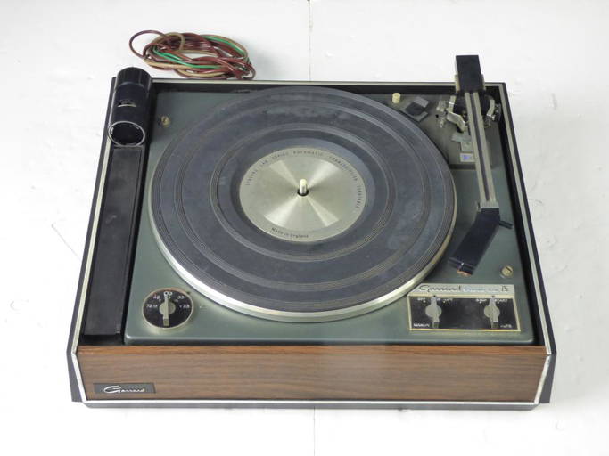 Garrard Synchro Lab 75 Turntable / Record Player