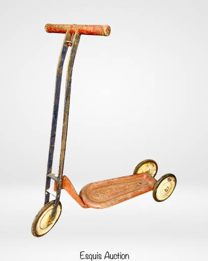 1950's Child's Triang Scooter (#0322) on Feb 07, 2023 | Esquis Auctions ...