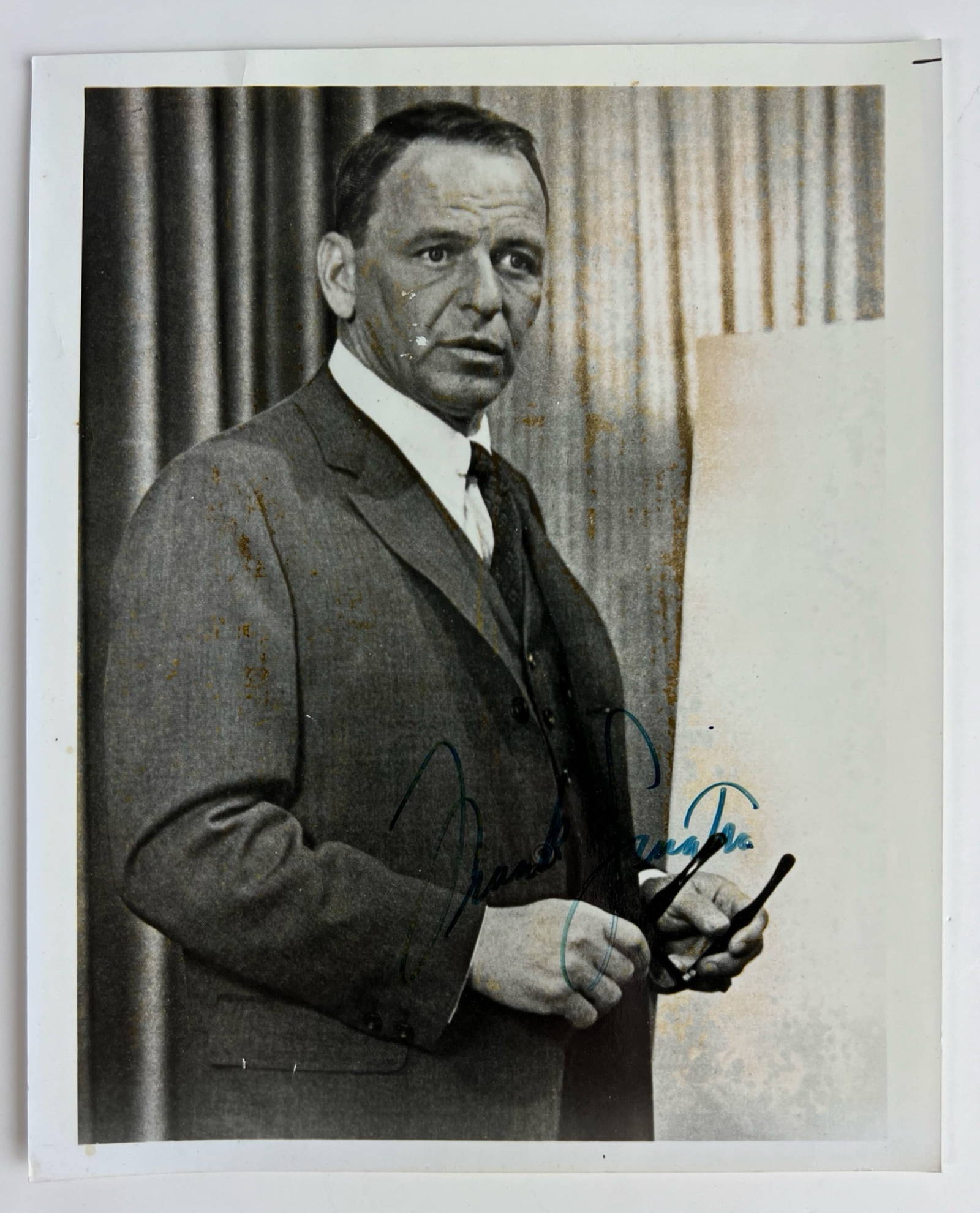 Frank Sinatra Autographed/ Signed Photograph Auction