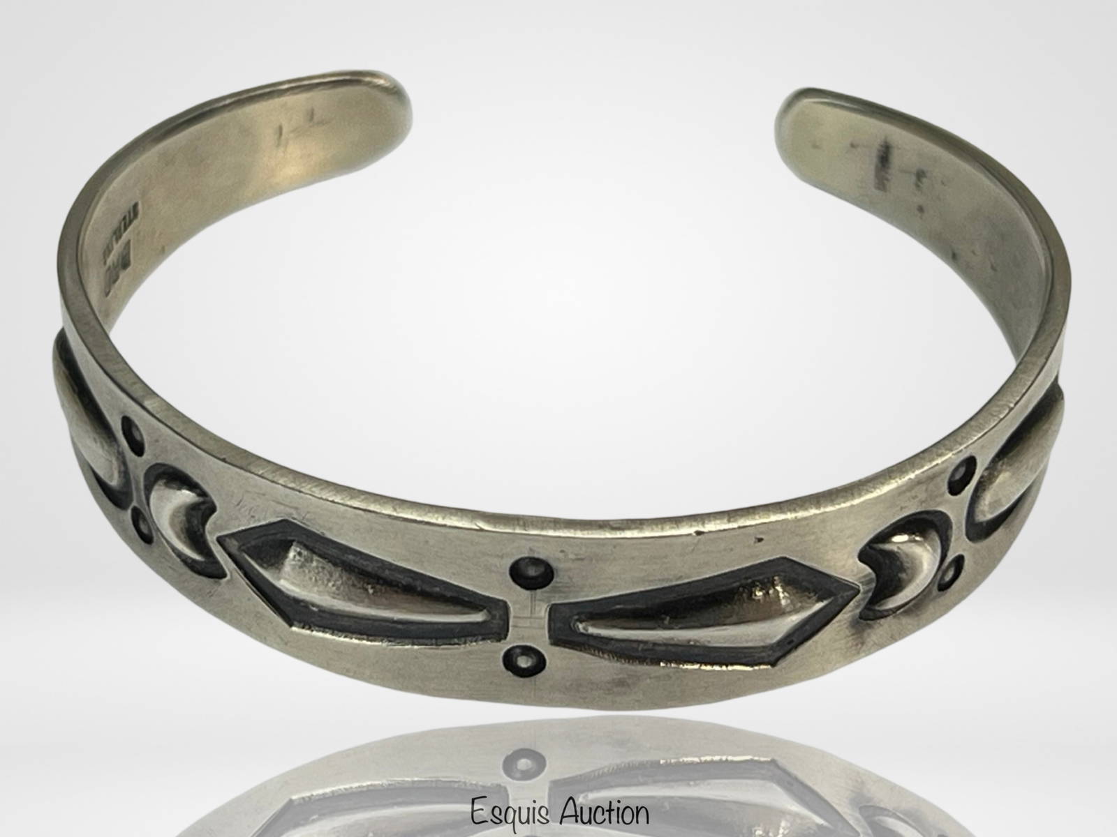 Raymond Beard Native American Sterling Bracelet Auction