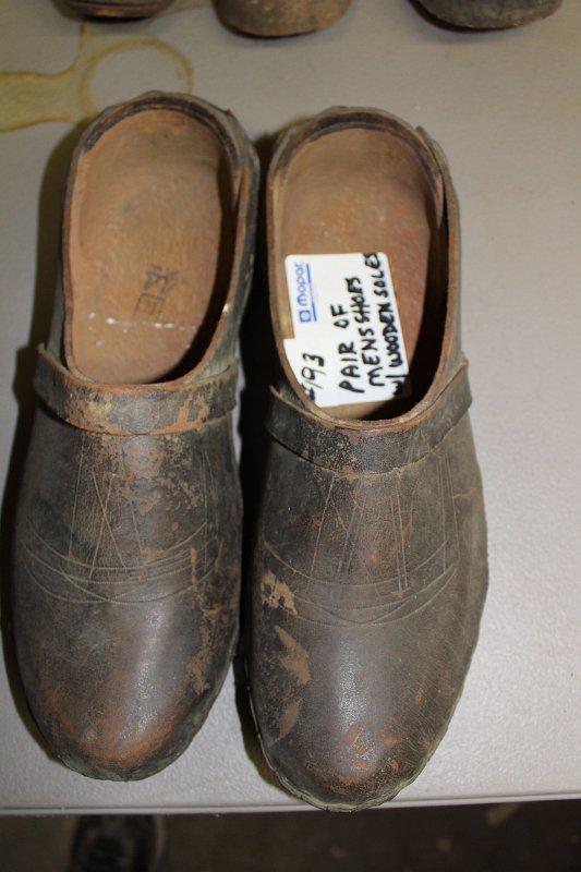 1 pair slave men's wooden sole slave shoes 1800-1860 - Feb 29, 2020 ...