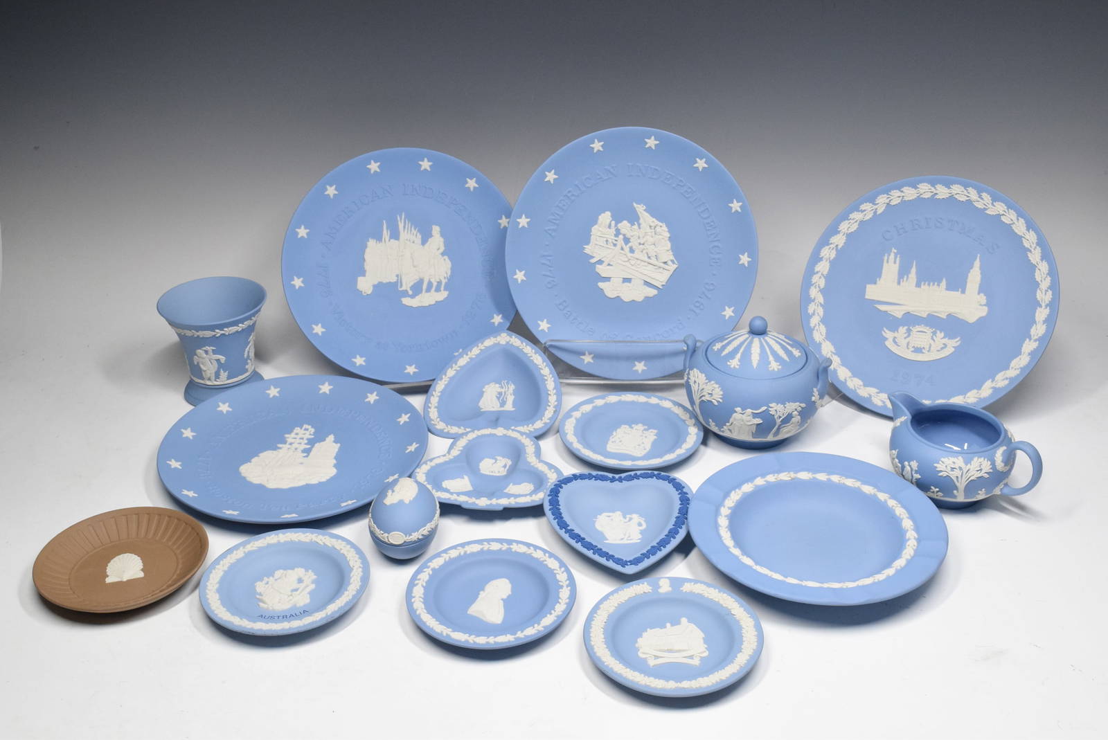 Group Of Wedgewood Plates And Jars Auction
