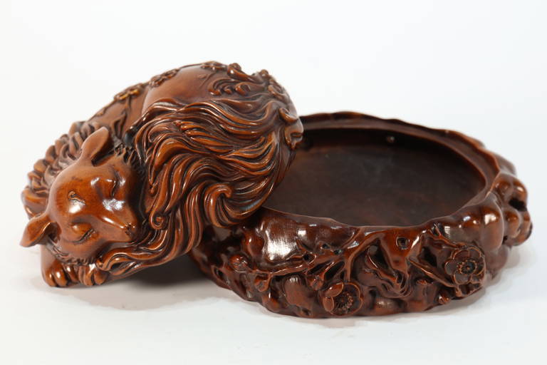 Boxwood Carved Fox Lid Box