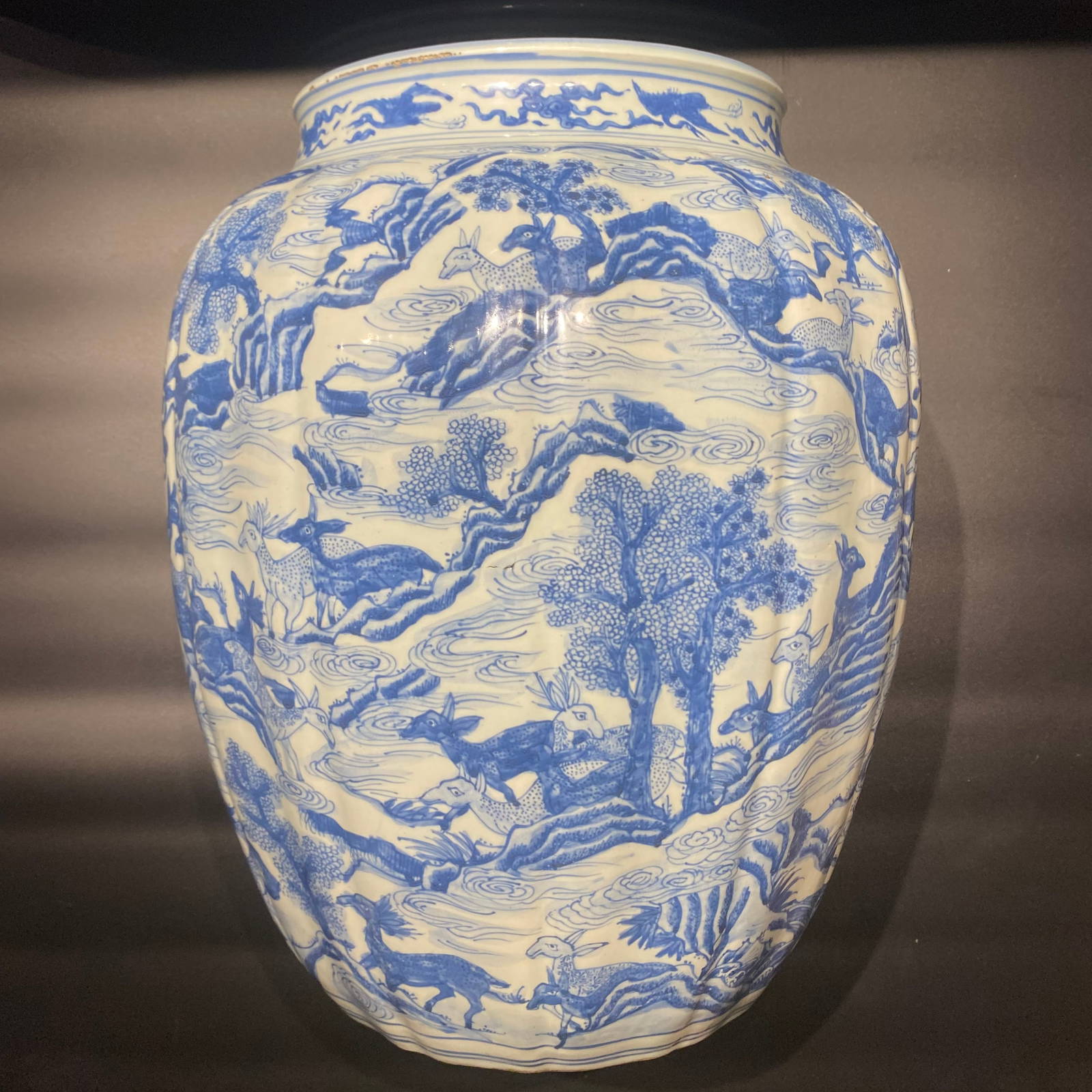 Large Blue And White Deer Pattern Porcelain Jar Auction