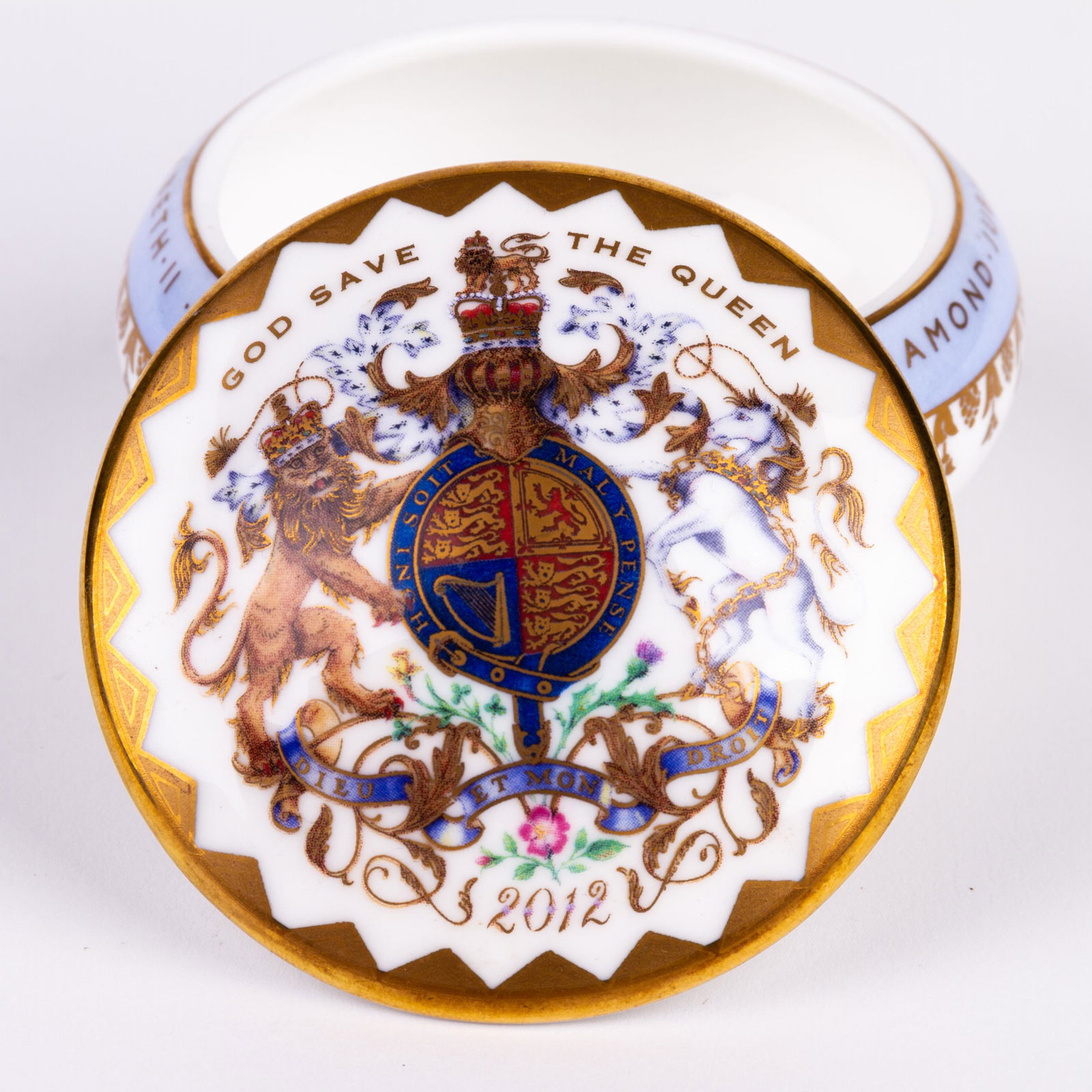 Diamond Jubilee Queen Elizabeth Ii Porcelain Lidded Trinket Box