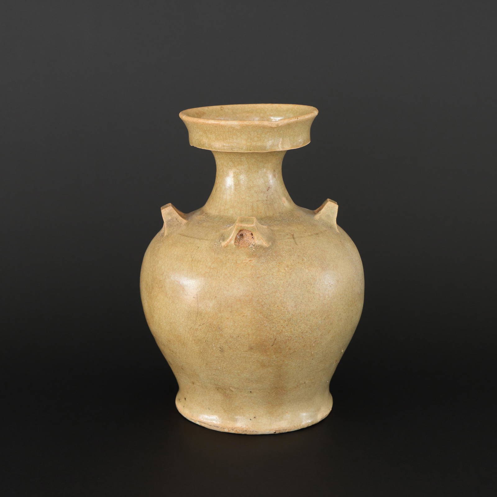 Sui Dynasty Yue Kiln Four Series Pan Mouth Pot Auction