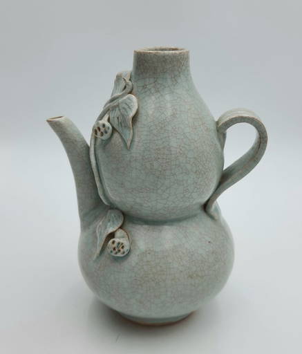 Yuan Hutain Shadowly Blue Glaze Pot