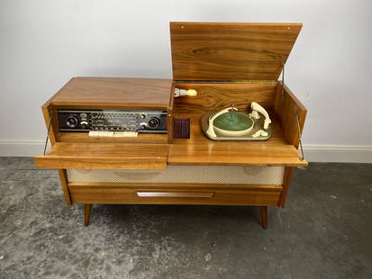Zenith Wooden Record Console/ Radio