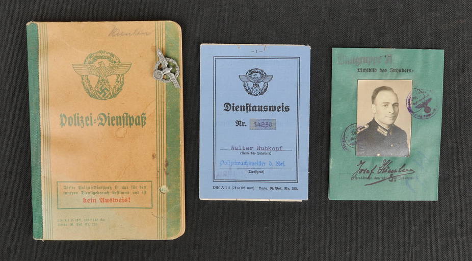 Soldbuch Polizei.