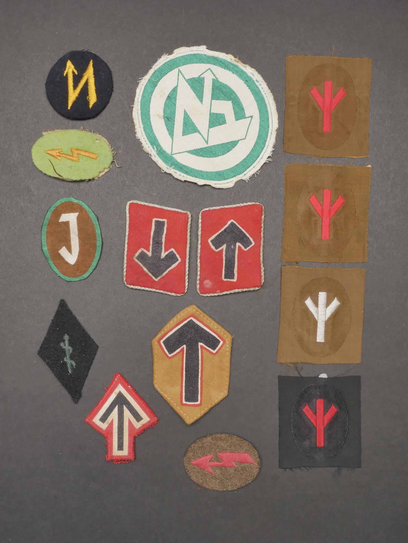 Insignes Sa. Sa Insignia. Auction