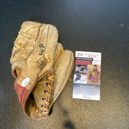 Bill Hands Signed 1960's Game Model Baseball Glove | Barnebys