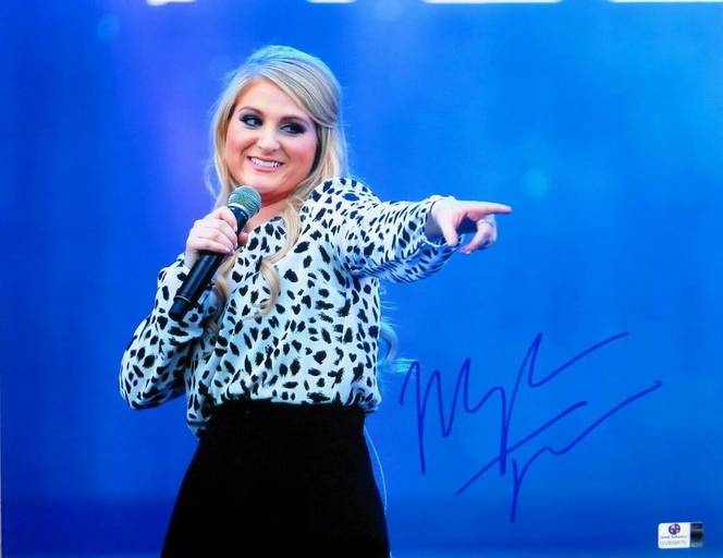 Meghan Trainor Signed Autographed 11x14 Photo Cute Sexy Signing On Stage