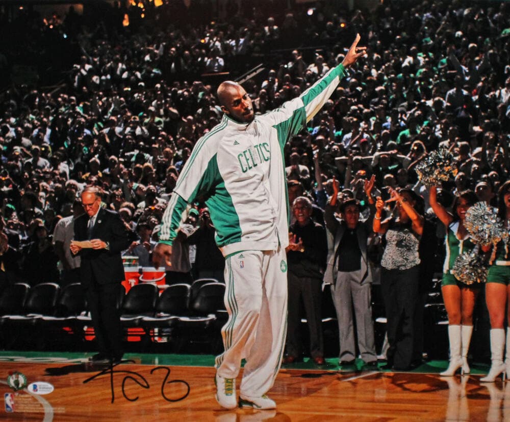 Kevin Garnett Autographed Boston Celtics 16x20 Fp Waving Photo ...