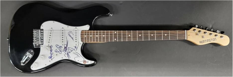 Yellow Submarine - Music Memorabilia 2023-08-09 Auction - 1226 Price ...