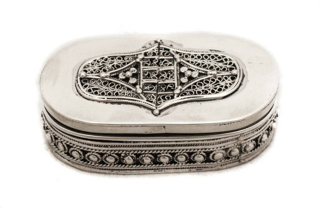 Fine 925 Sterling Silver Leaf Filigree & Beaded Oval Snuff Spice Box ...