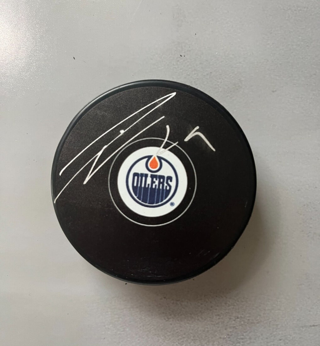 Leon Draisaitl (edmonton Oilers ) Signed Nhl Logo Puck-fanatics Auction