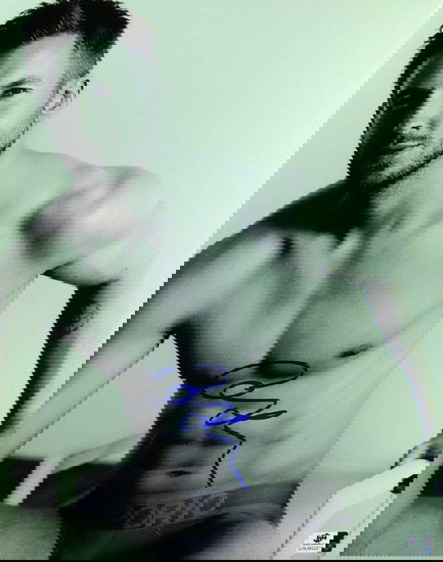 Calvin Harris Signed Autographed 11x14 Photo Gorgeoue Sexy Dj B/w Auction