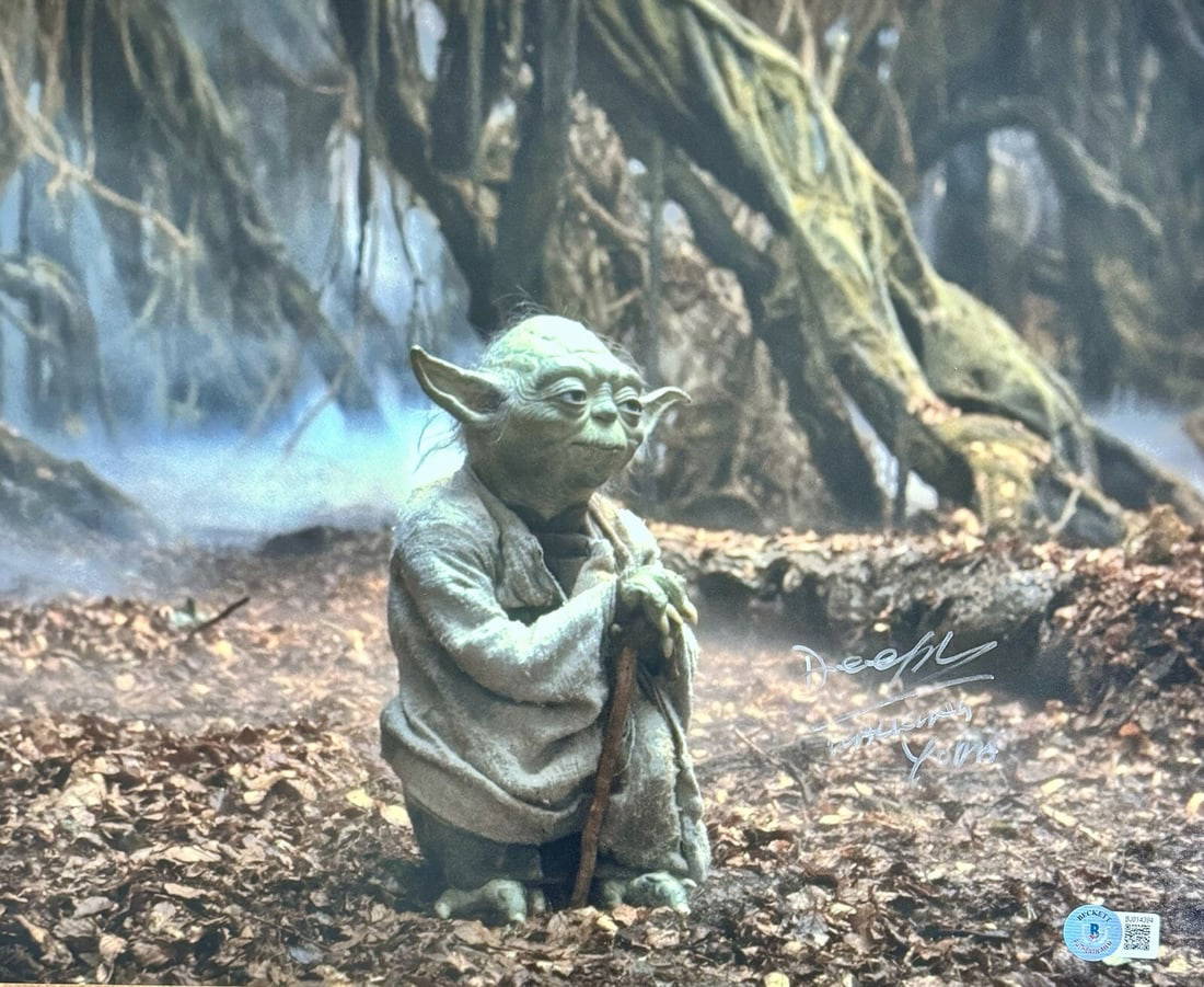 Deep Roy Signed Walking Yoda 11x14 Photo Beckett Certified Star Wars Auction
